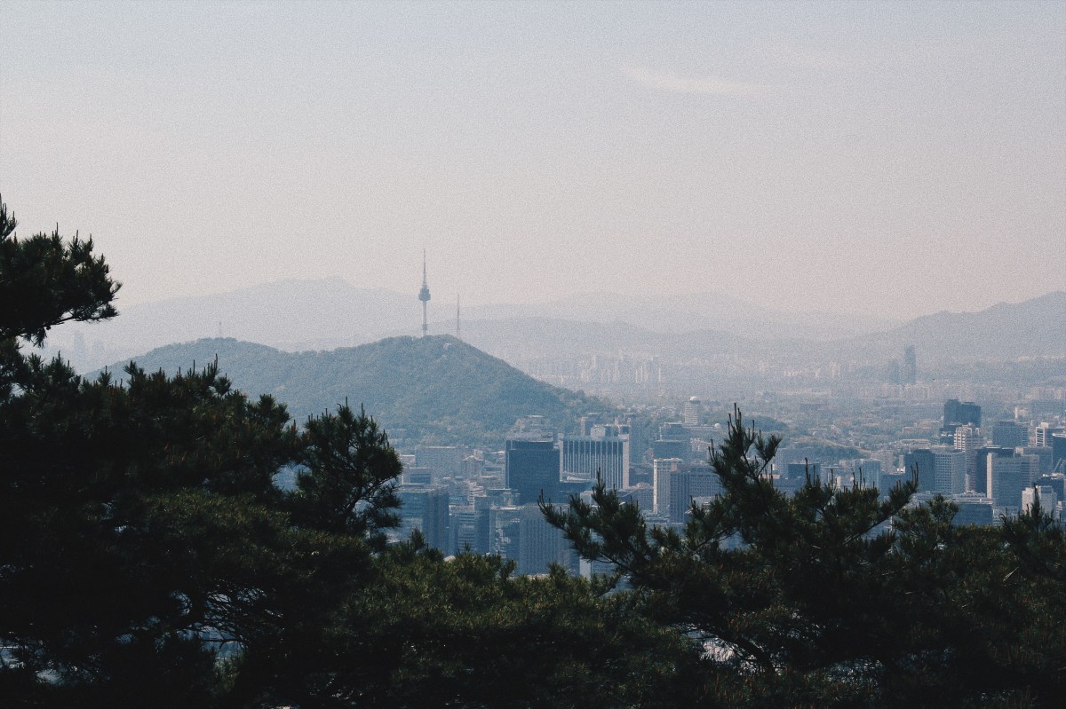 Hiking in Seoul: Bugaksan (북악산) + Inwangsan (인왕산), South Korea. – ching